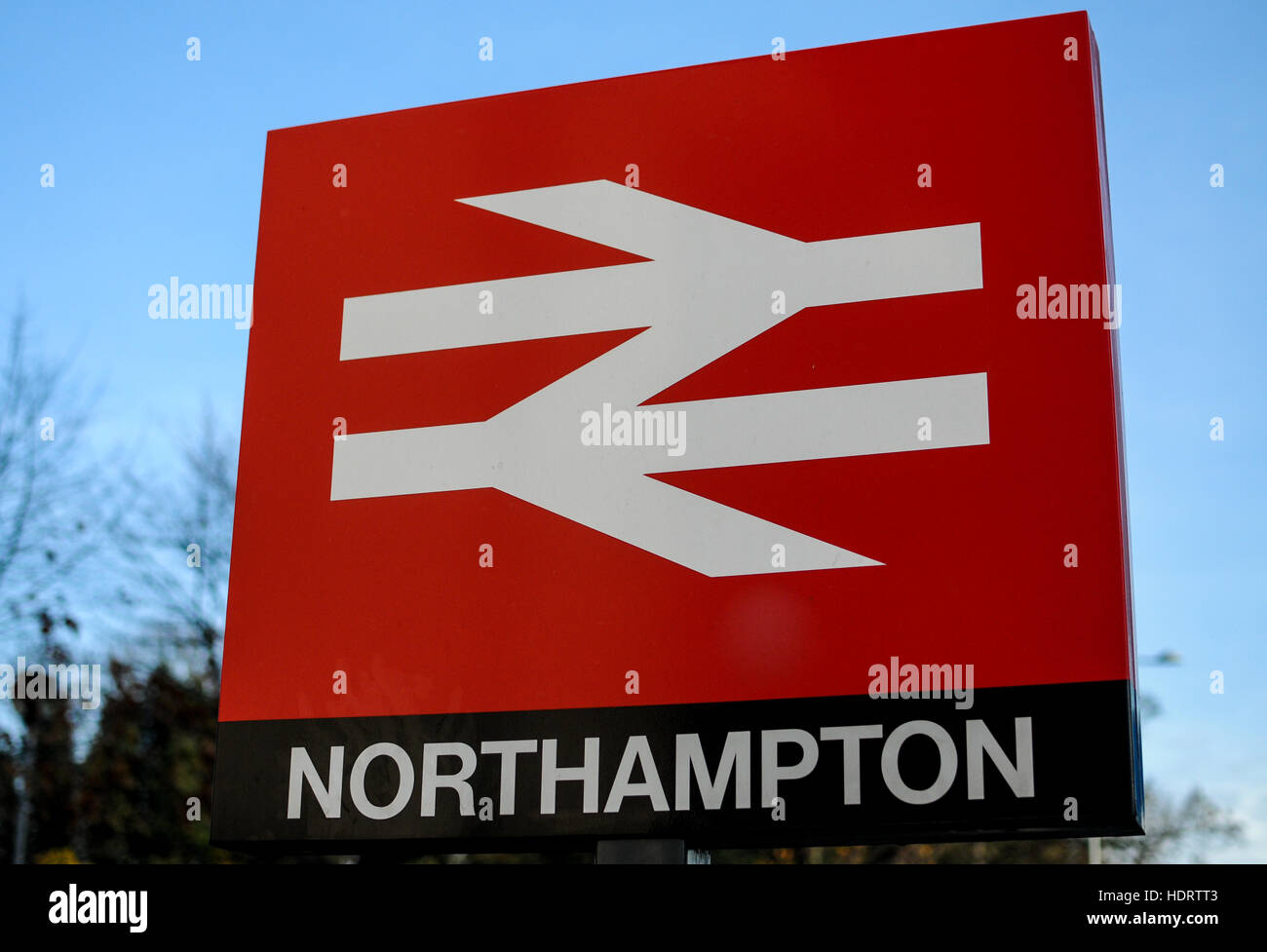 Northampton railway station sign Stock Photo - Alamy