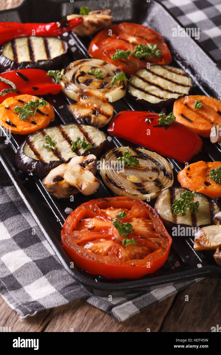 Vertical grill hi-res stock photography and images - Alamy