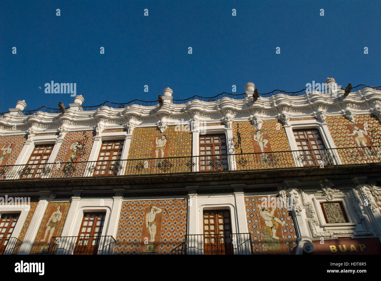 Painted talavera tiles on buildings in Puebla, Mexico Stock Photo - Alamy