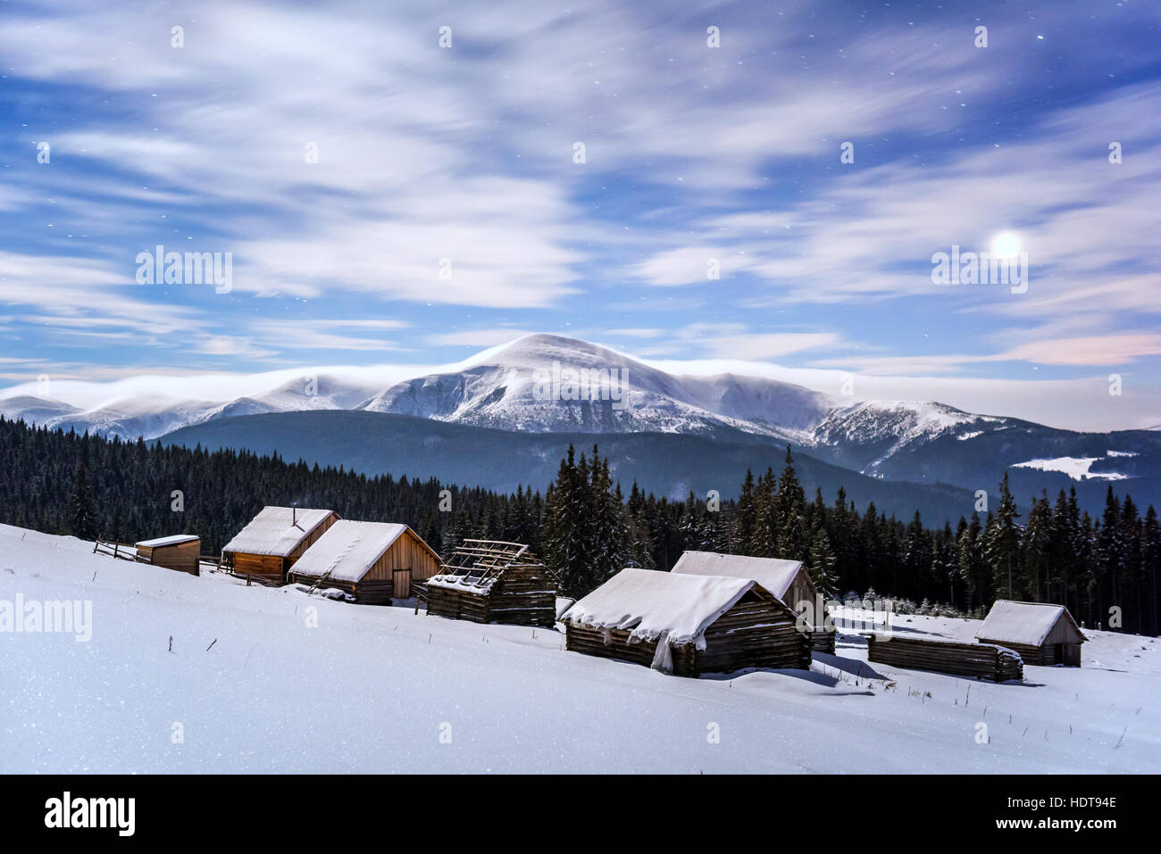 Moon stars night sky house hi-res stock photography and images - Alamy