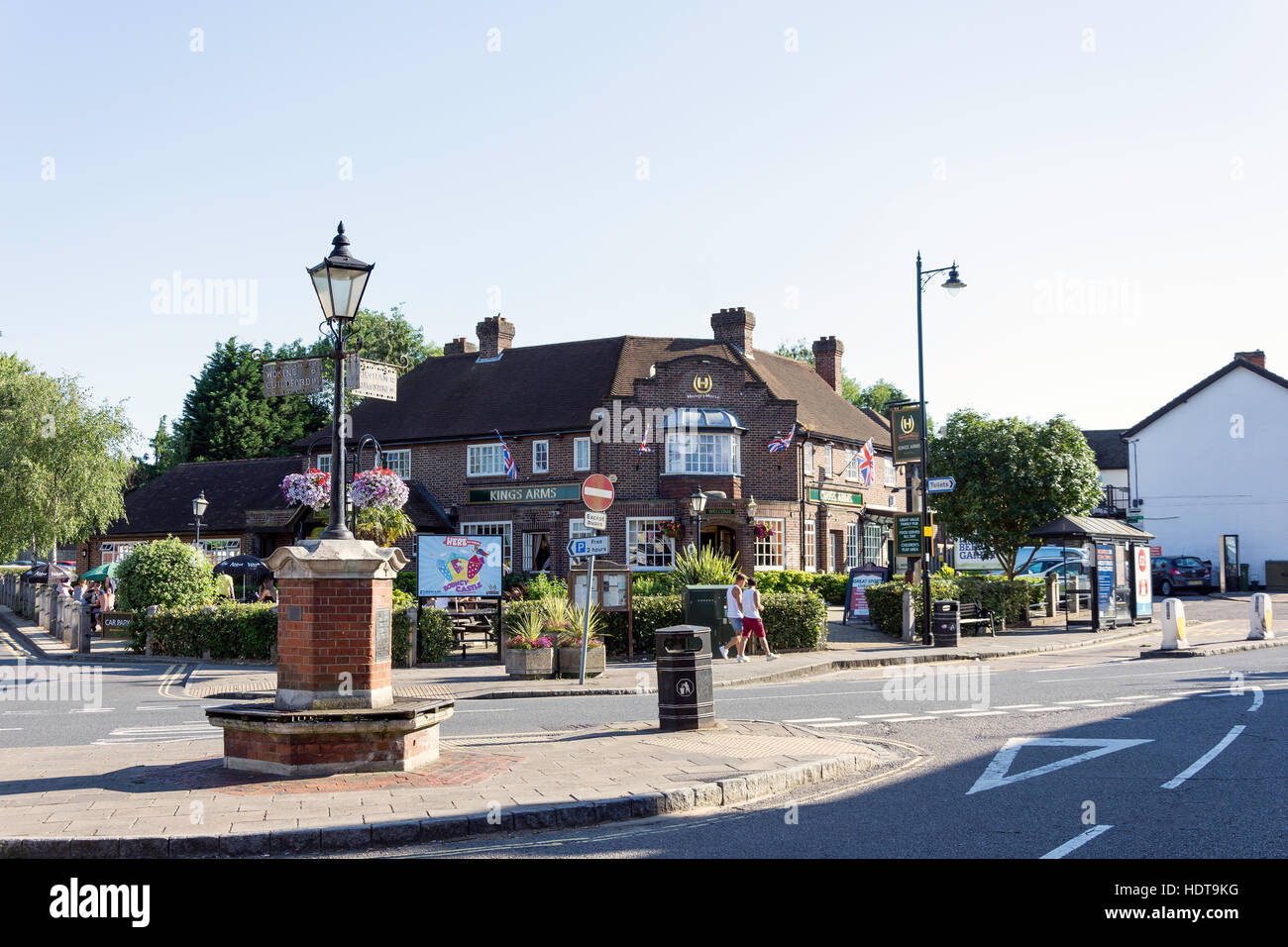 Kings Arms Pub, High Street, Bagshot, Surrey, England, United Kingdom ...