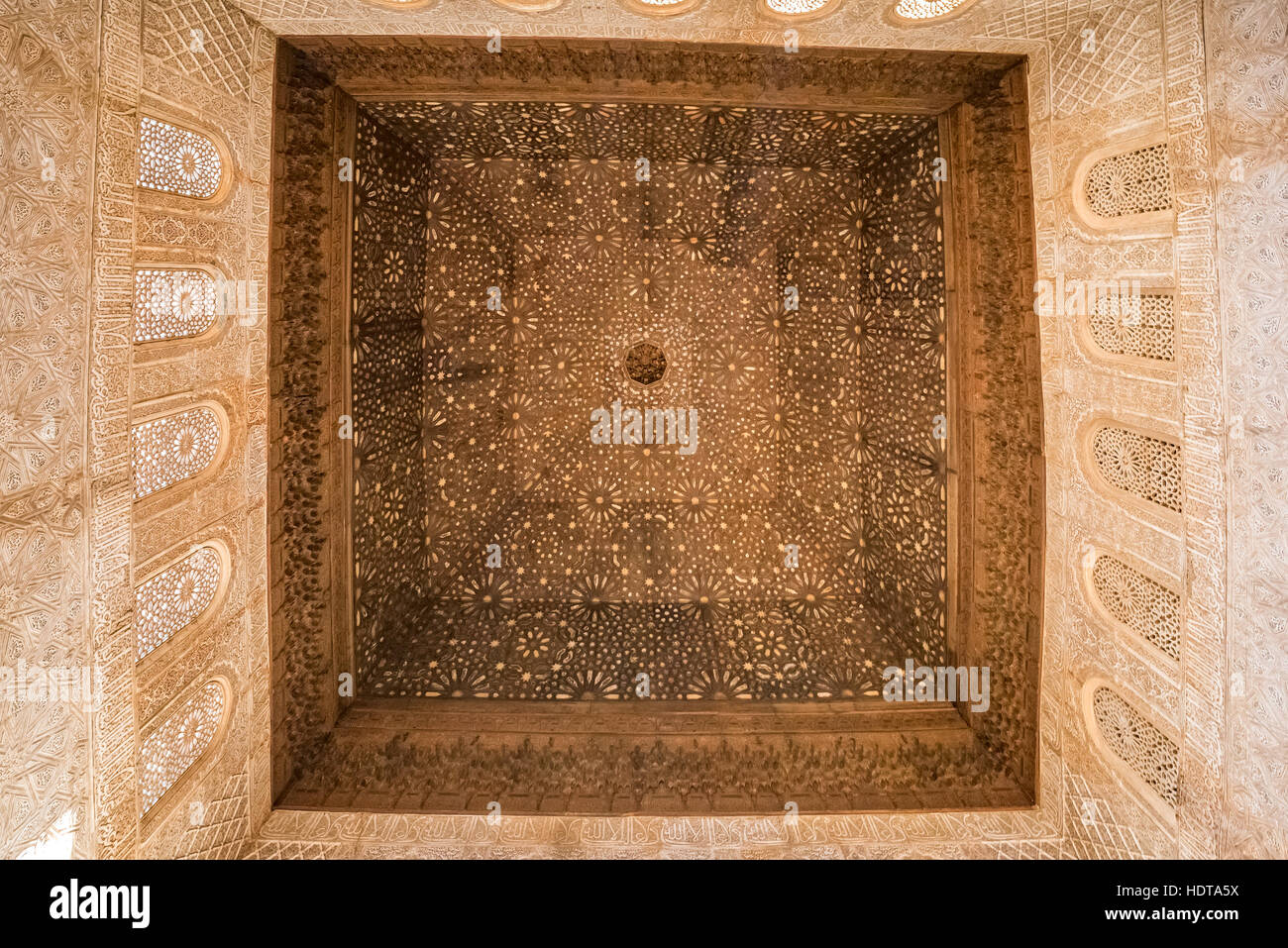 Ceiling of interiors of Alhambra Palace Stock Photo - Alamy