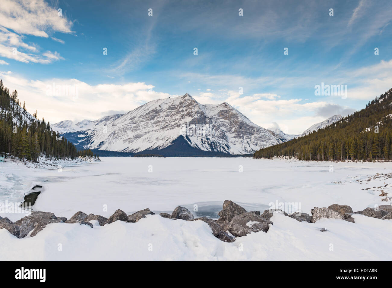 Snow covered mountain scenery in the winter, Kananaskis Country Alberta ...