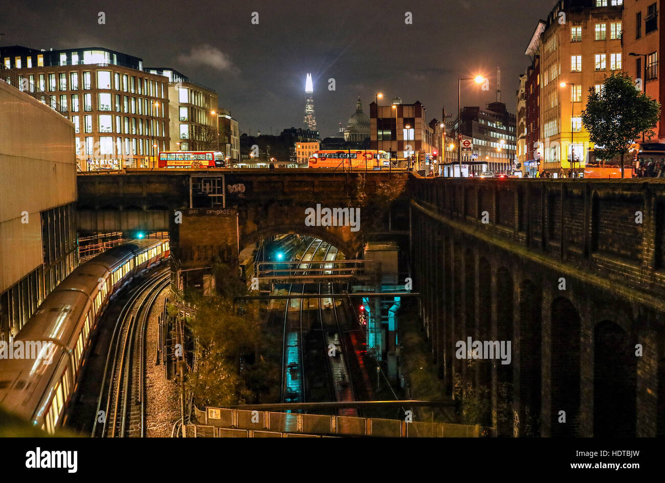 Farringdon tube station hi-res stock photography and images - Alamy