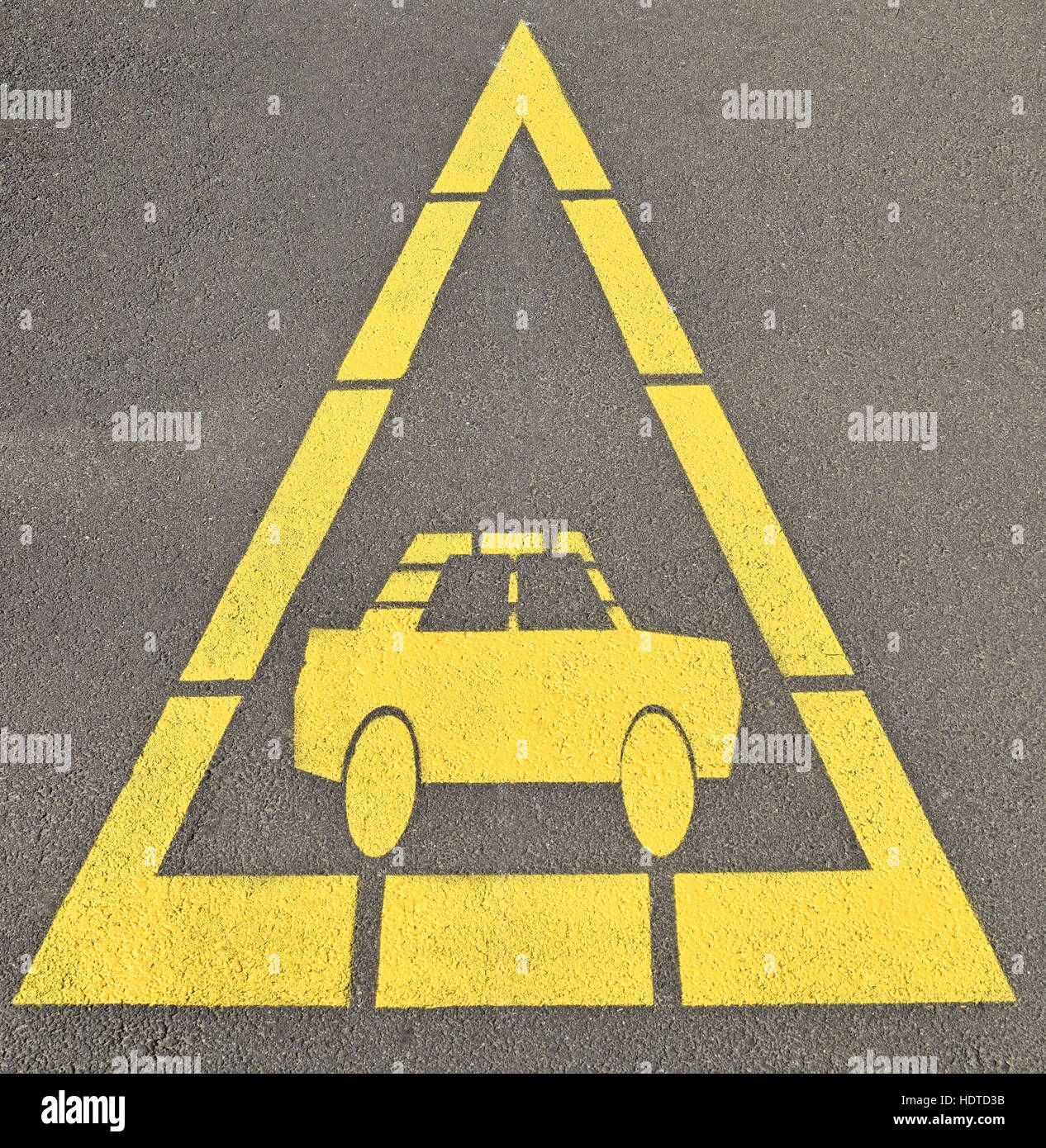Yellow triangle sign car hi-res stock photography and images - Alamy