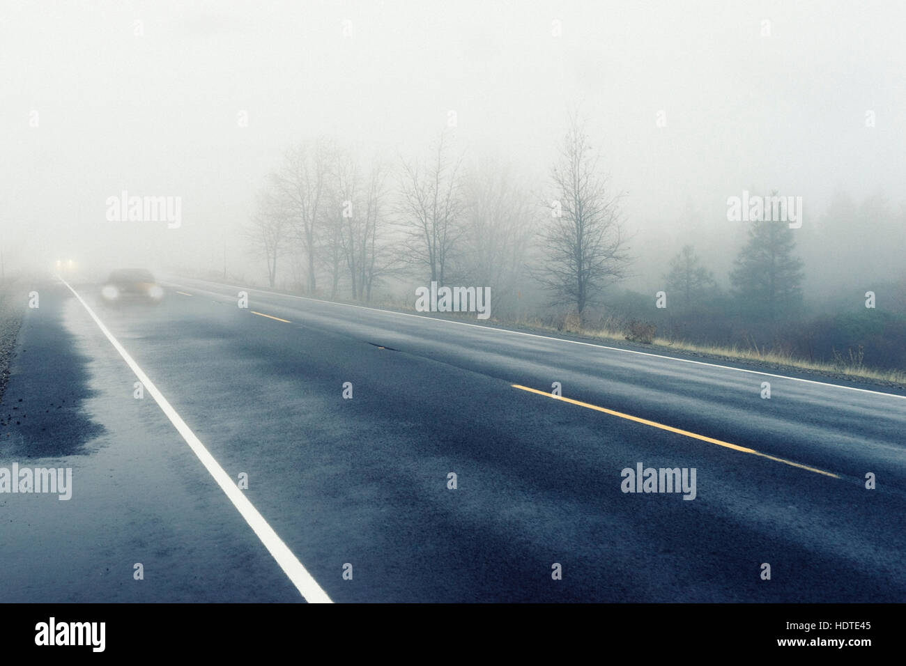 Approaching cars hi-res stock photography and images - Alamy