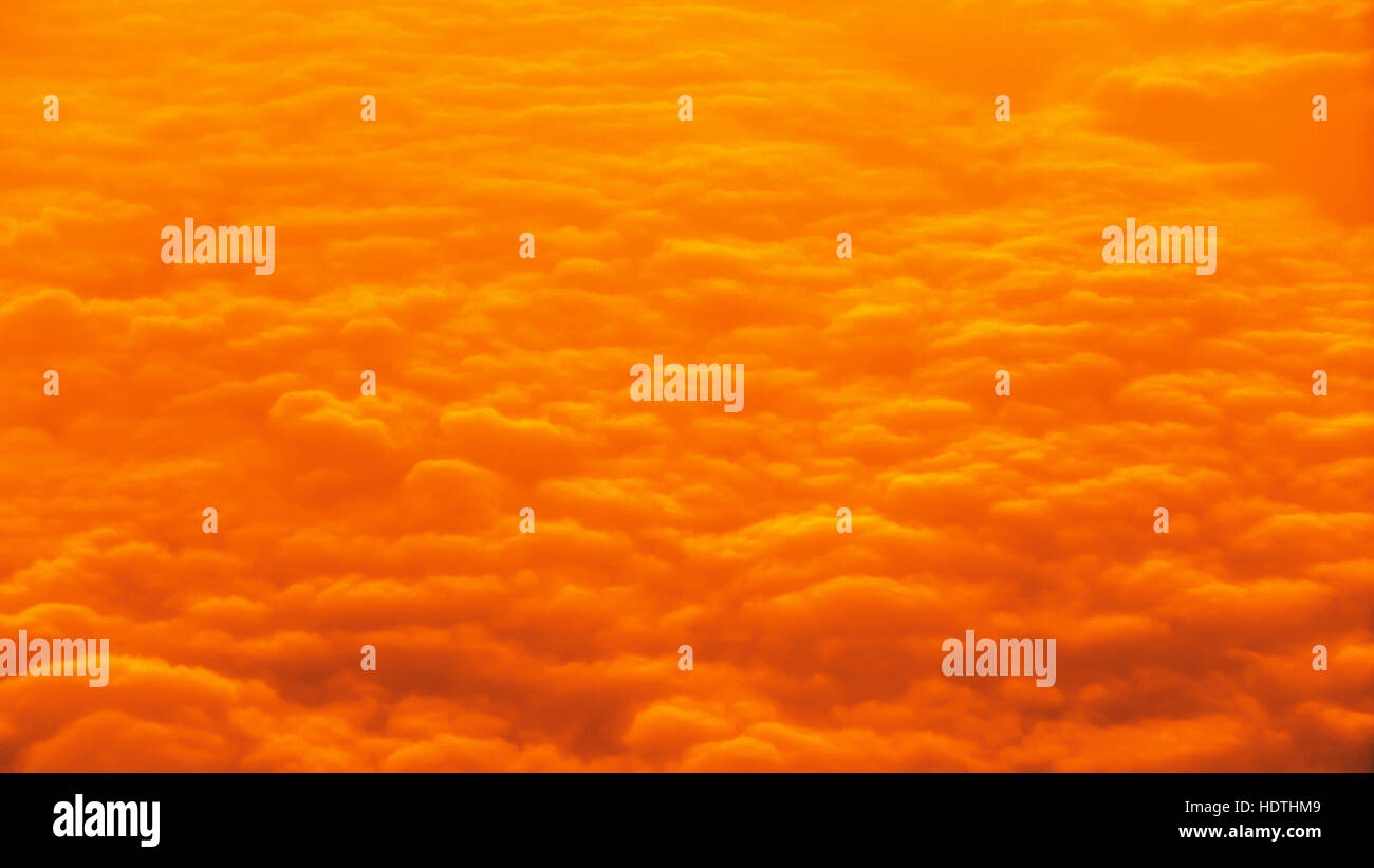 Fire red clouds hi-res stock photography and images - Alamy