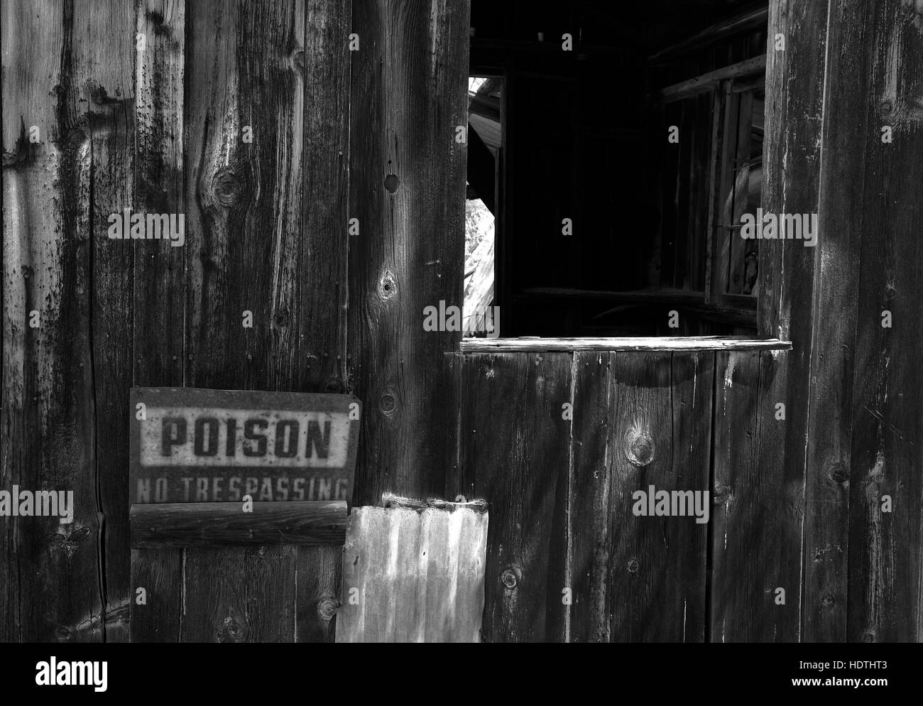 Abandoned mine warning danger sign hi-res stock photography and images ...