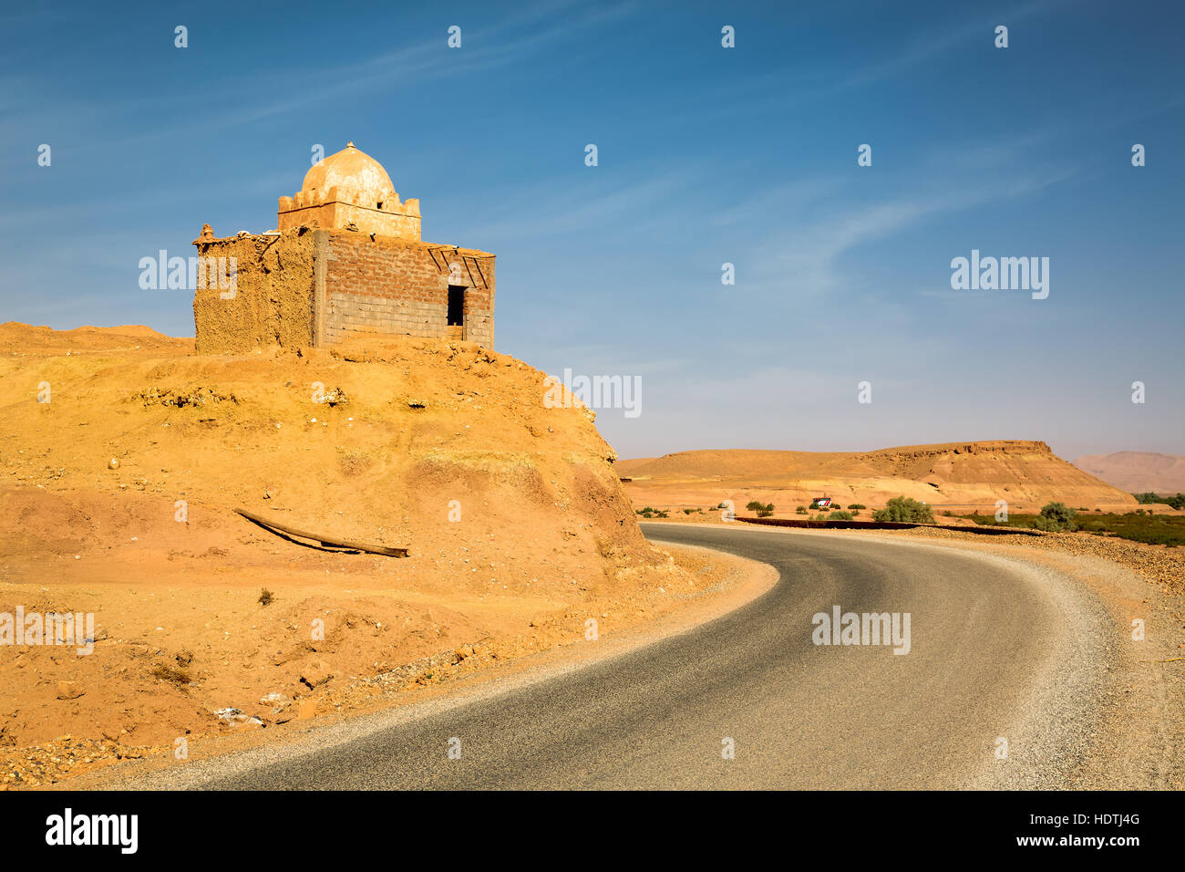 Small mosque hi-res stock photography and images - Alamy