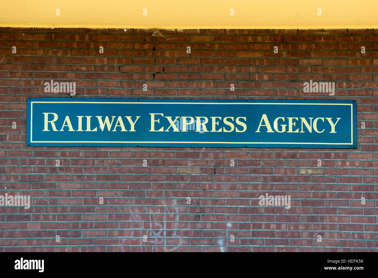 Agency express hi-res stock photography and images - Alamy