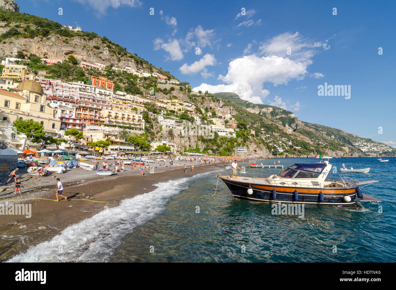 Positano beach boat hi-res stock photography and images - Alamy