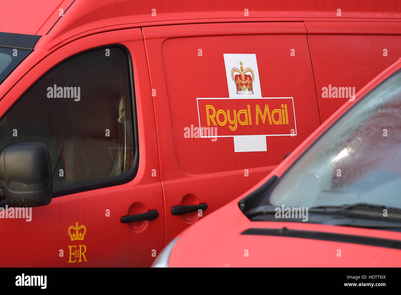 Process mail hi-res stock photography and images - Alamy