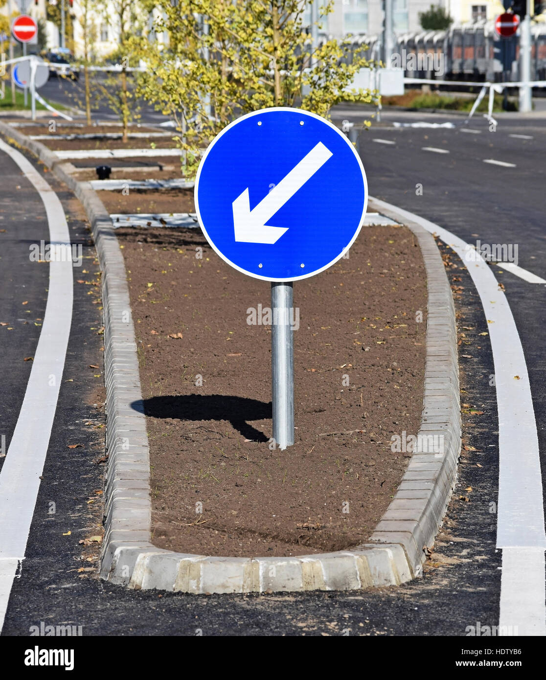 Arrow directional road sign hi-res stock photography and images - Alamy