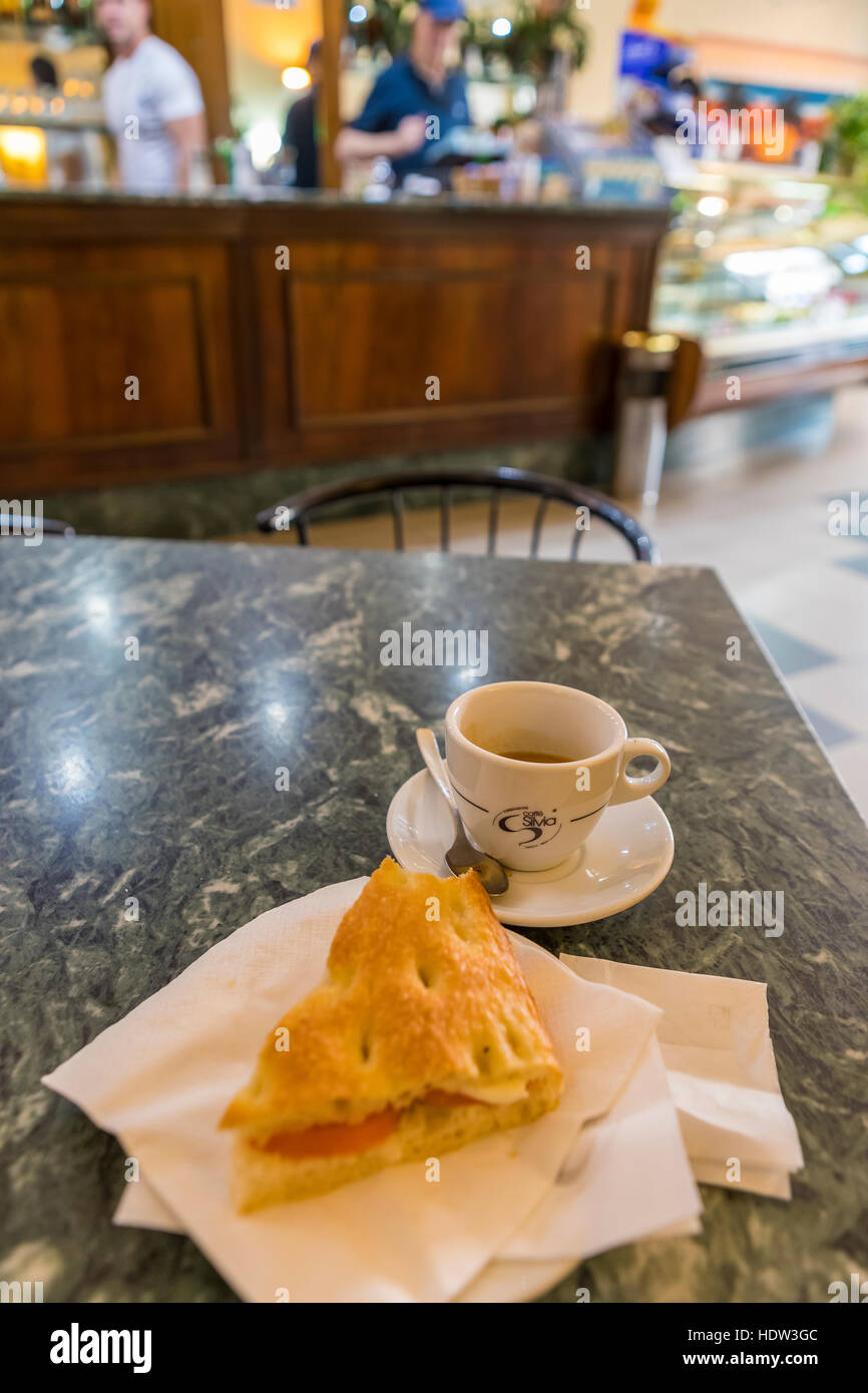 Cafe Grazia, Lucca city street market stretches from the Porta Santa ...