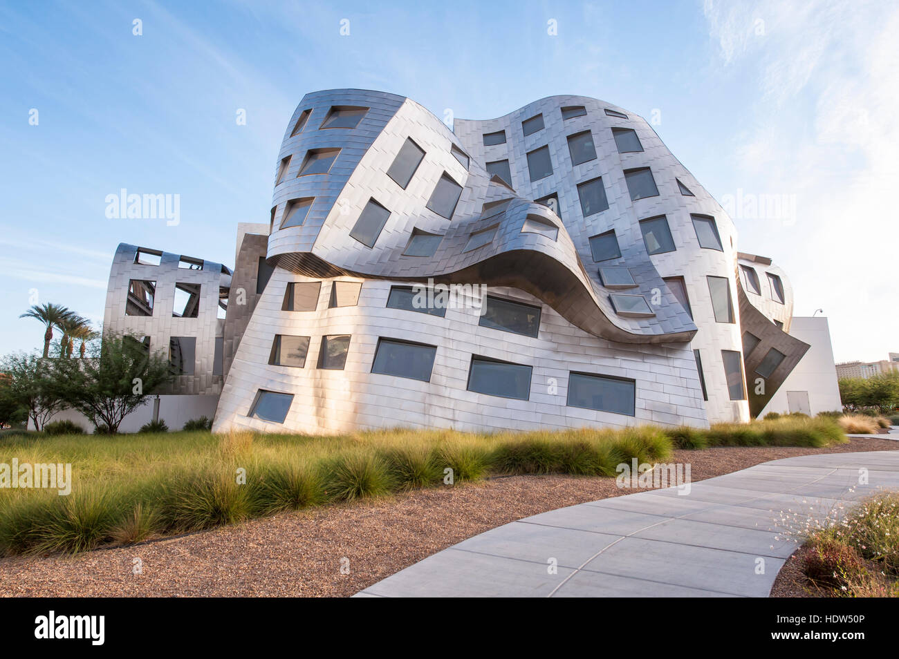 Cleveland Clinic Lou Ruvo Center for Brain Health building designed by ...