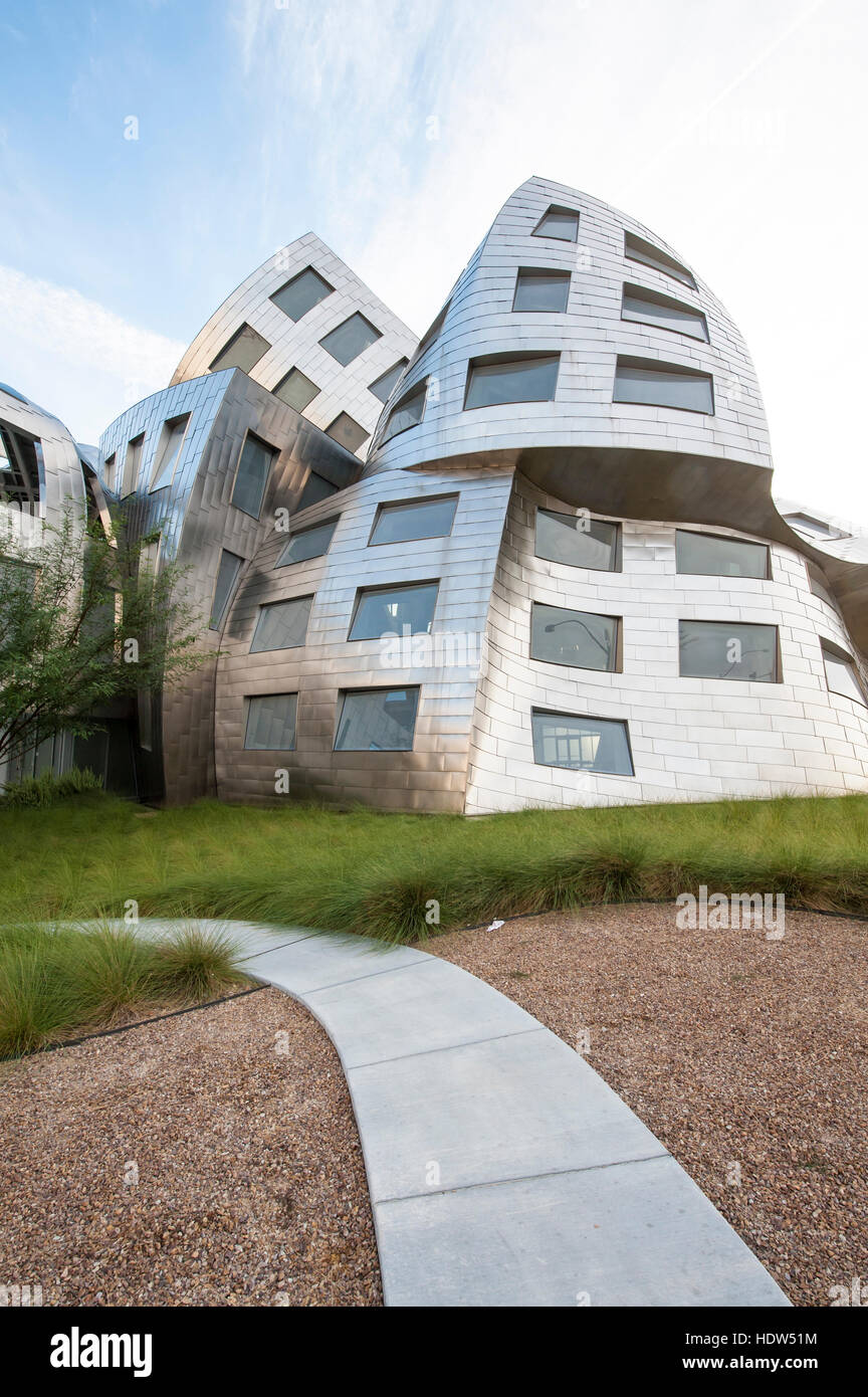 Cleveland Clinic Lou Ruvo Center for Brain Health building designed by ...