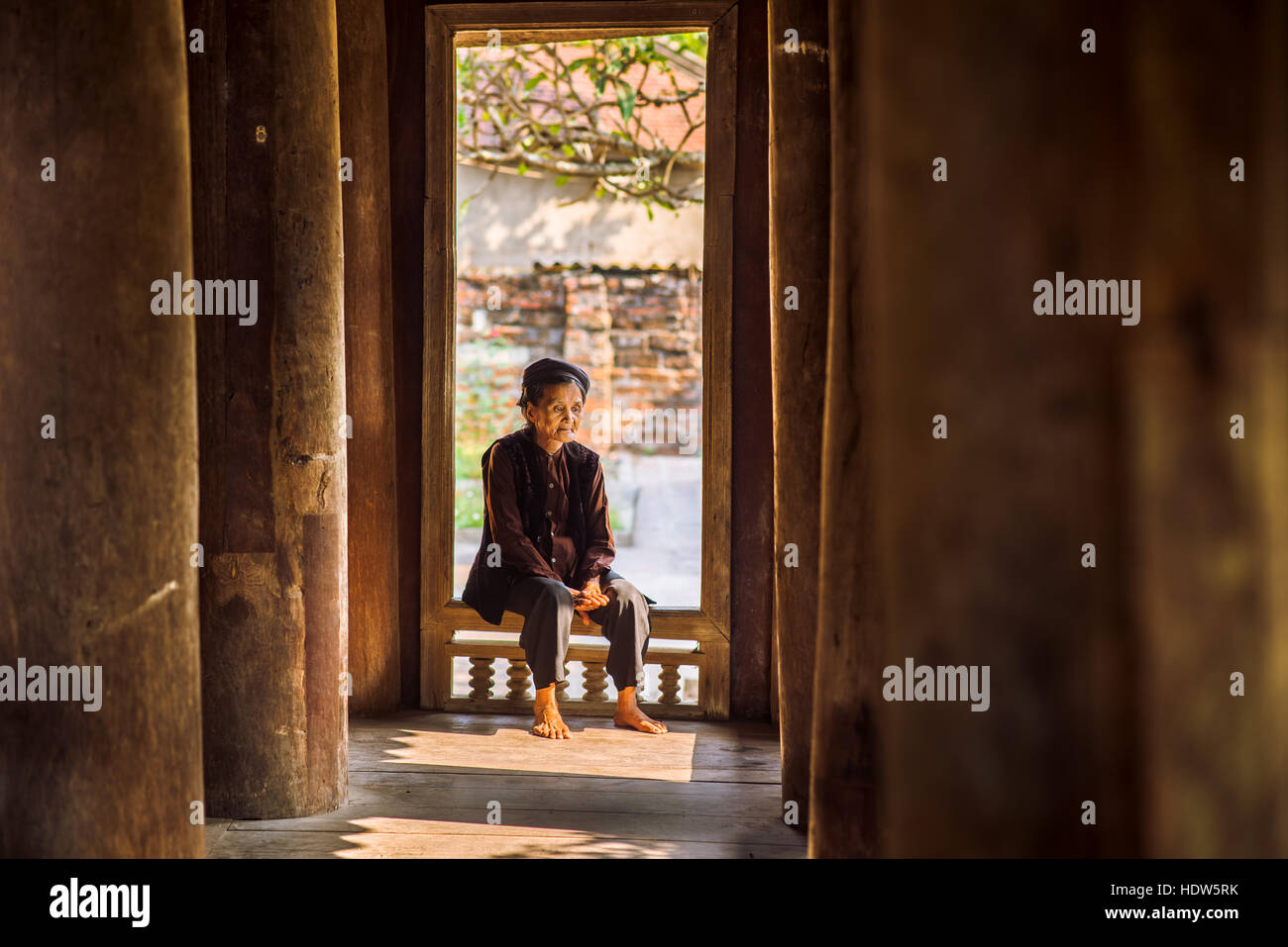 Lonely life hi-res stock photography and images - Alamy