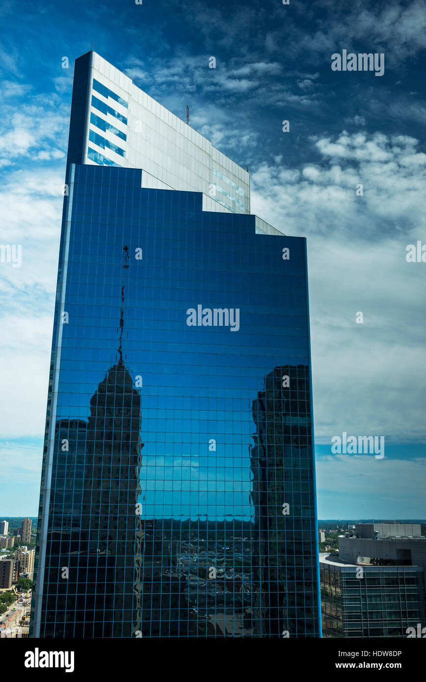 Skyscraper facade hi-res stock photography and images - Alamy