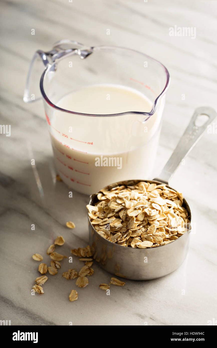 Measuring cup milk hi-res stock photography and images - Alamy