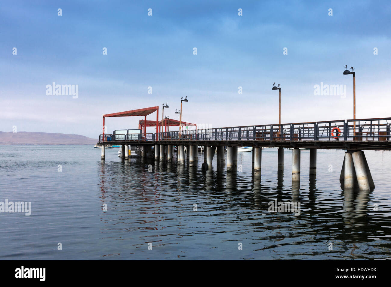 modern pier in ocean bay Stock Photo - Alamy