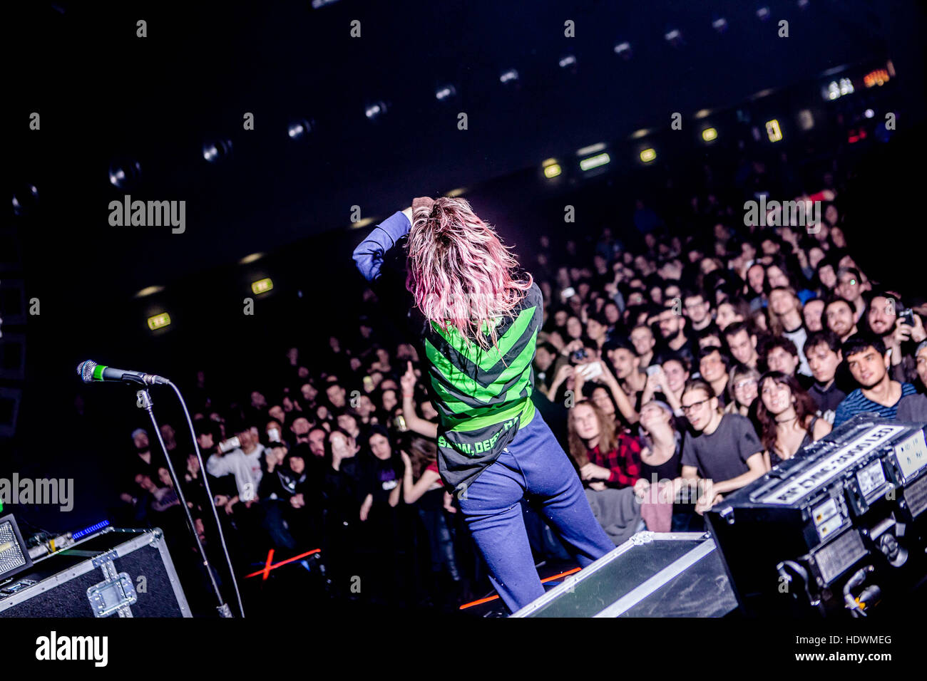 Milano, Italy. 13th Dec, 2016. Experimental electronic band Crystal ...