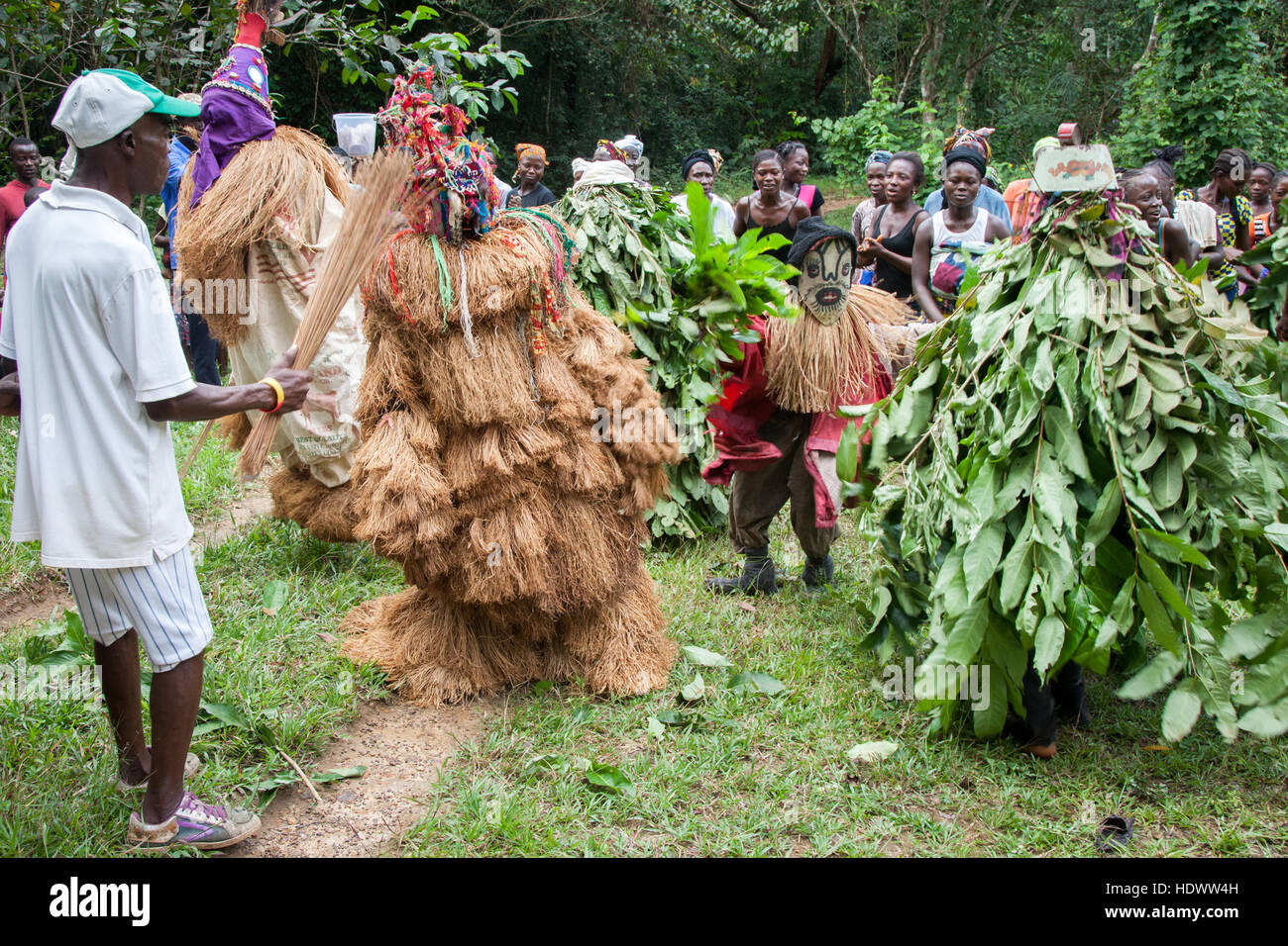 African tribe pole hi-res stock photography and images - Alamy
