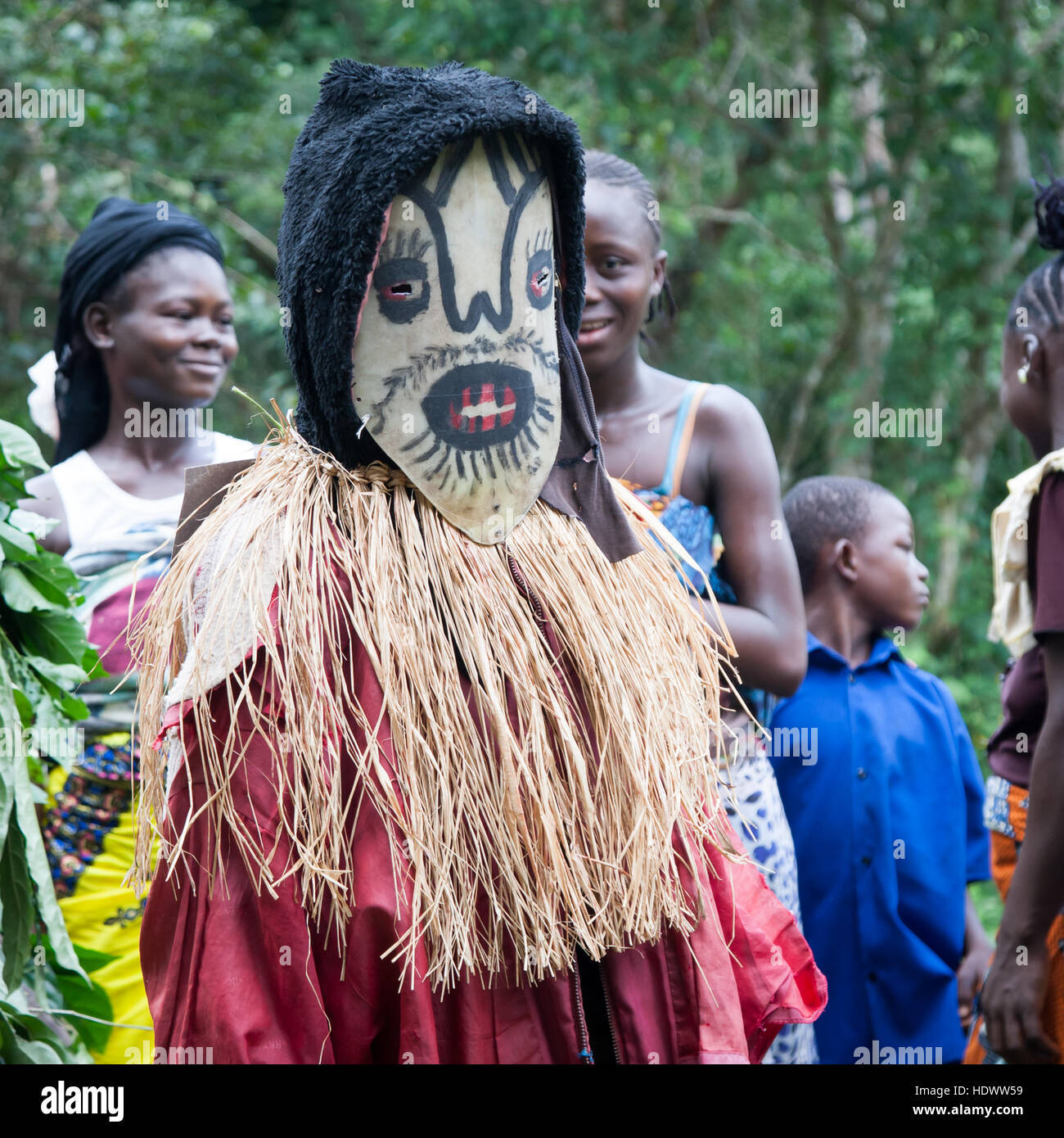 Mende people dance with gbeni mask in Gola Rain Forrest Stock Photo - Alamy