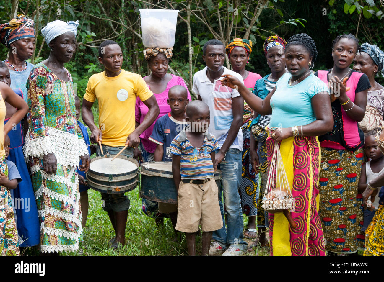 Mende people dance with gbeni mask in Gola Rain Forrest Stock Photo - Alamy