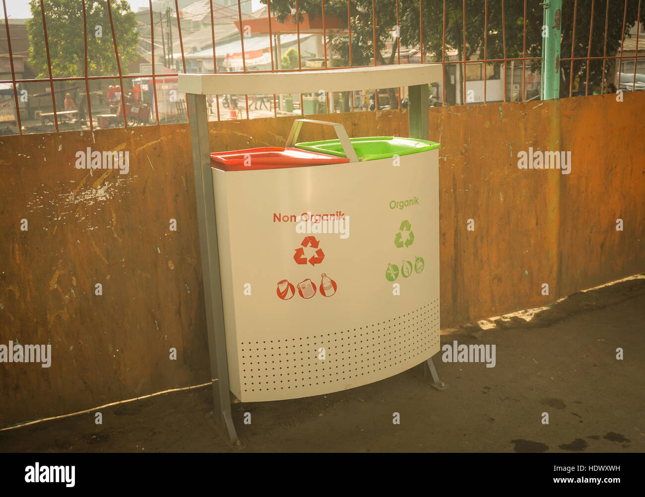 Office recycling station hi-res stock photography and images - Alamy