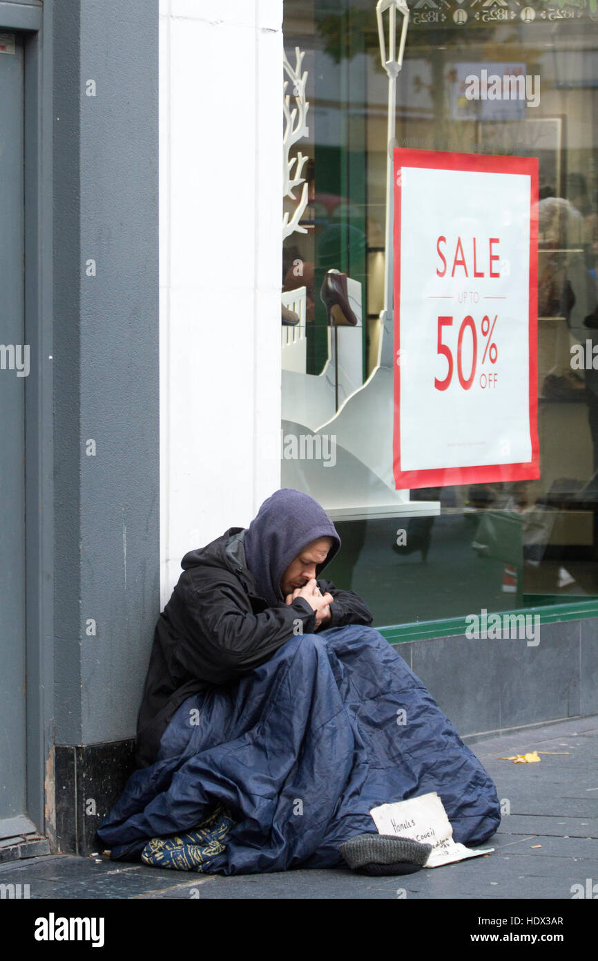 homeless homelessness sleeping rough beg beggar begging hungry cold ...