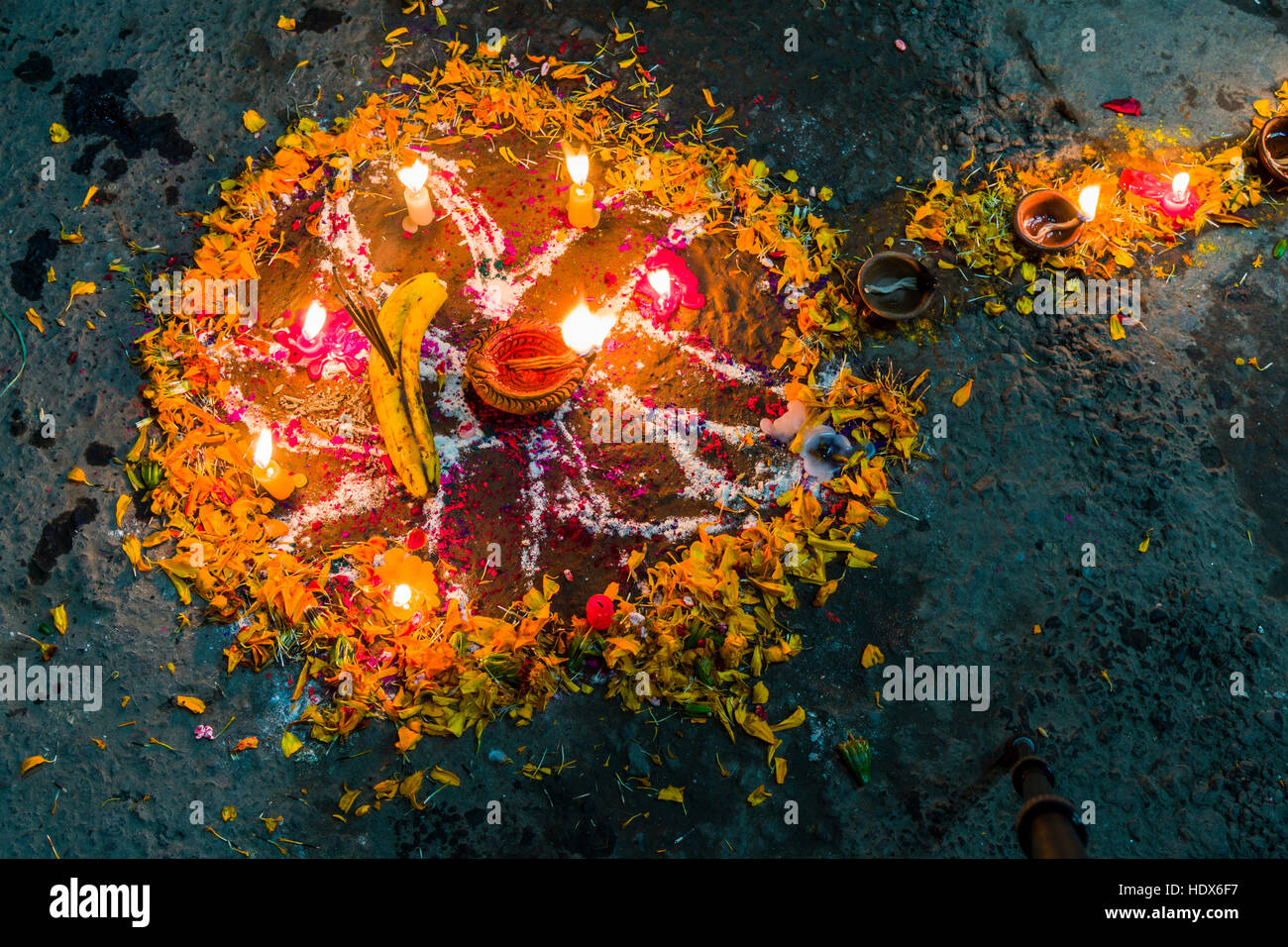 Mandala symbol hi-res stock photography and images - Alamy