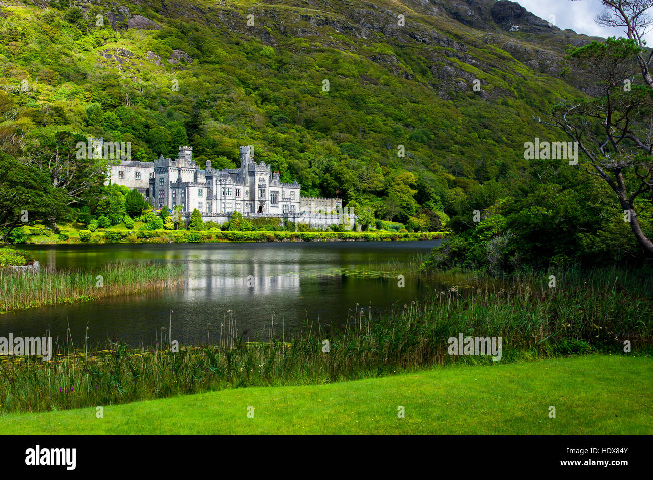 Castle and Monastery Kylemore Abbey in Ireland Stock Photo - Alamy