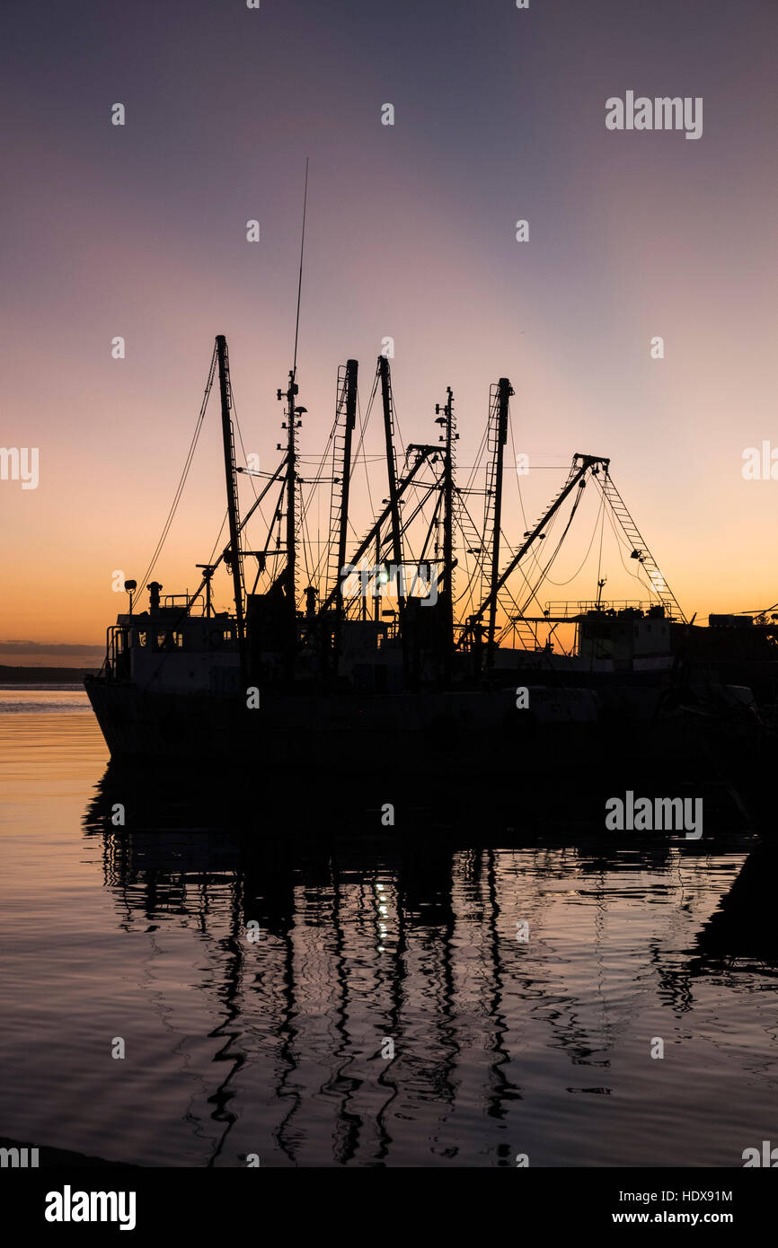 Cuban docks hi-res stock photography and images - Alamy