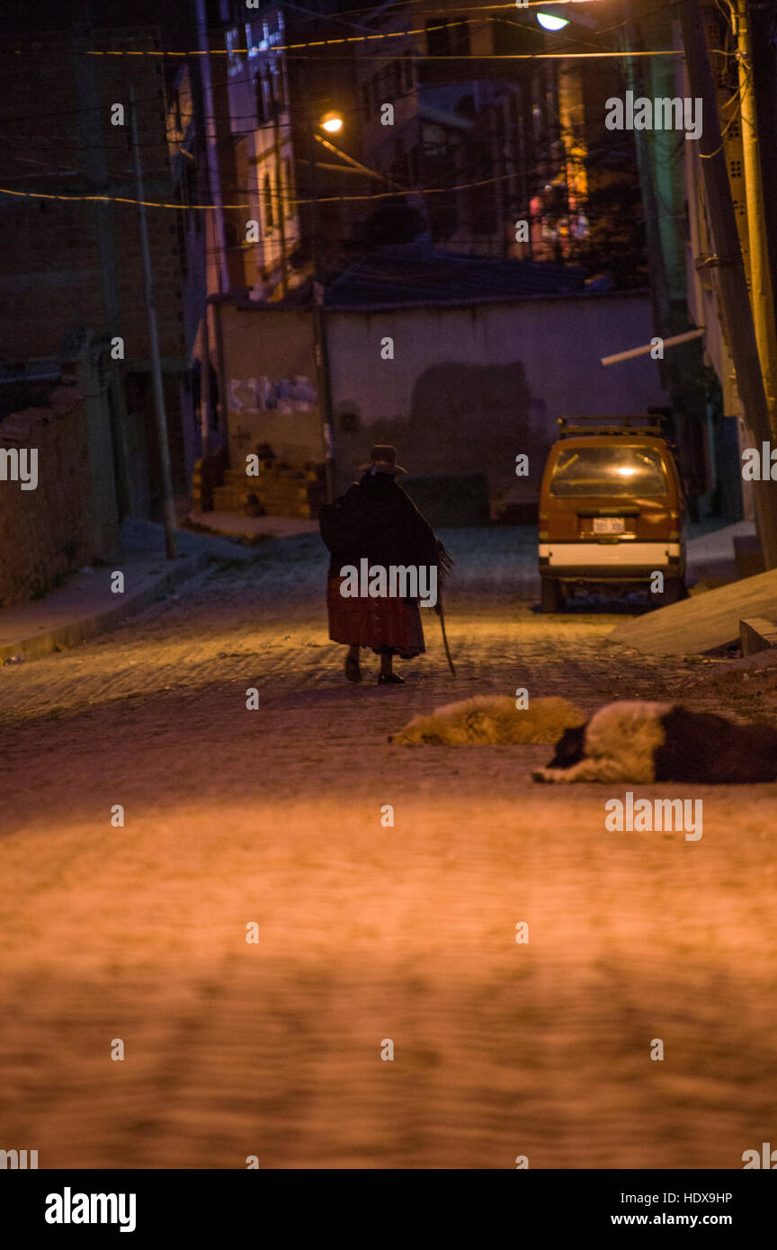 Dark dingy street hi-res stock photography and images - Alamy