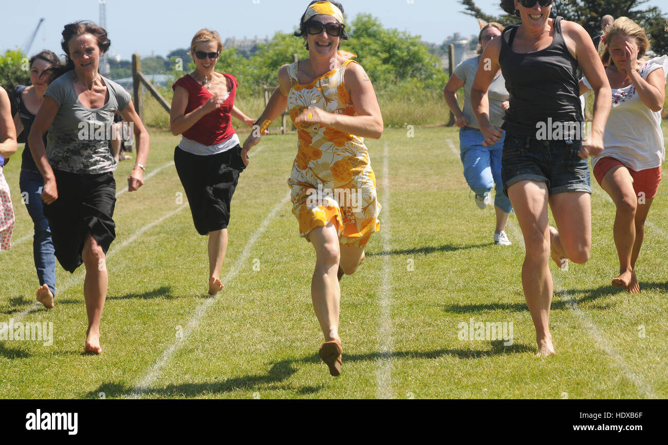The mums school race in at Flushing School Cornwall Stock Photo - Alamy