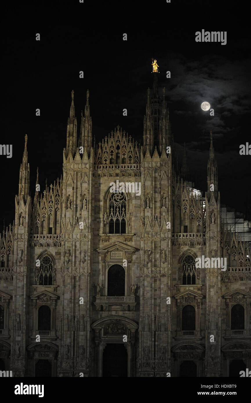 Supermoon milan hi-res stock photography and images - Alamy
