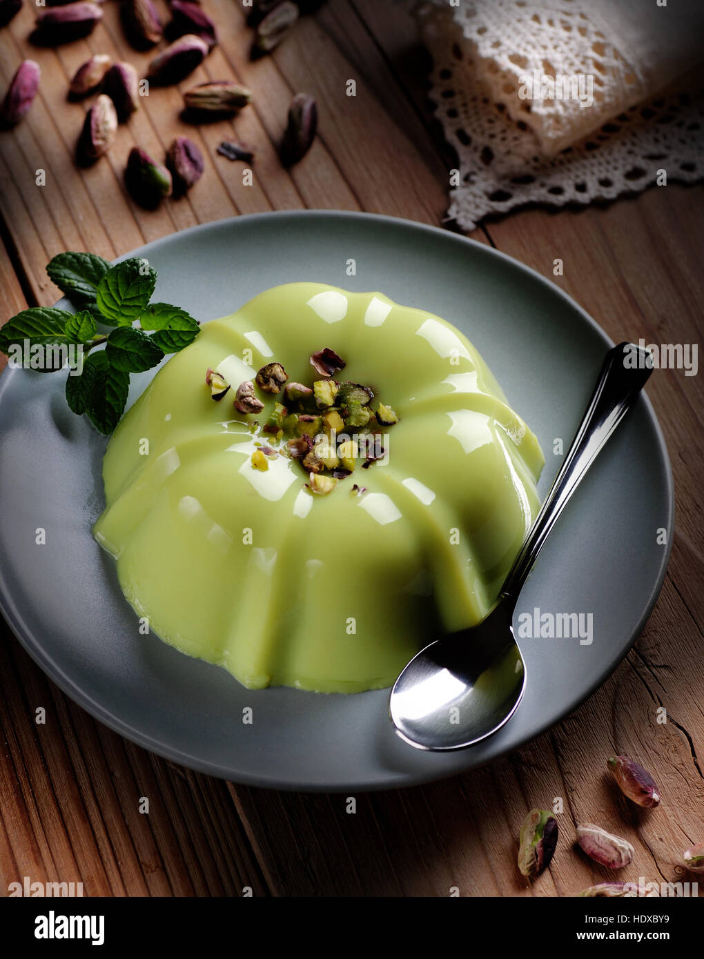 pistachio pudding with ingredients around Stock Photo - Alamy