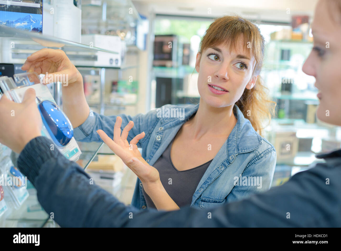 In store guidance hi-res stock photography and images - Alamy