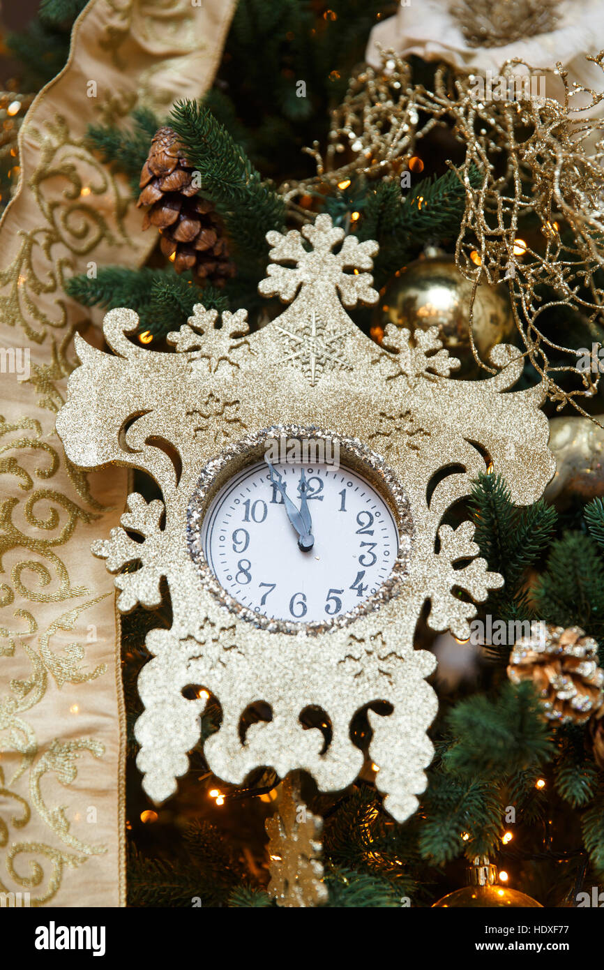 Christmas atmosphere clock hi-res stock photography and images - Alamy