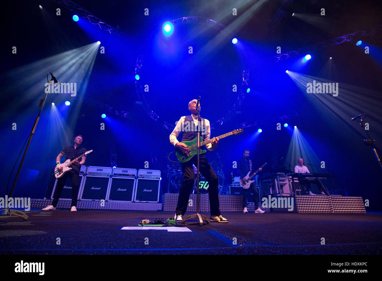 Francis Rossi, John Rhino Edwards, Richie Malone, Leon Cave & Andy Bown ...