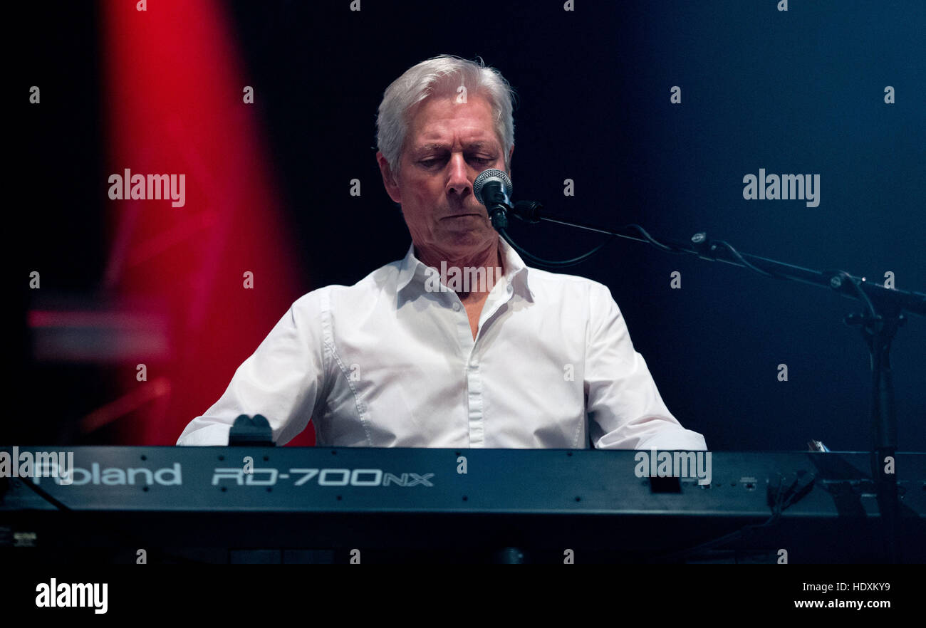 Andy Bown - Status Quo Live - Last of the Electrics Tour - Bournemouth ...