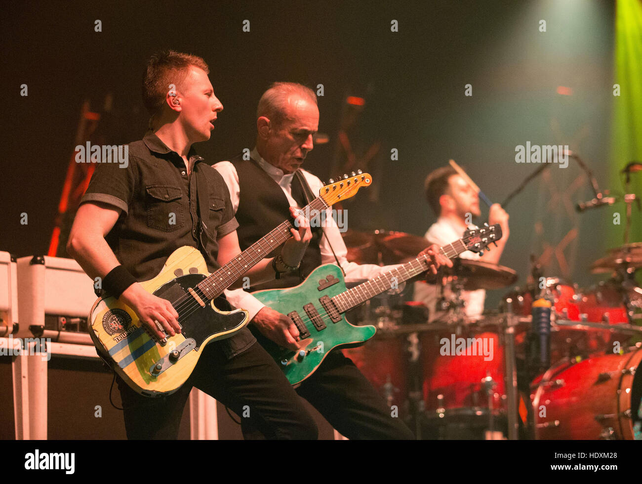 Richie Malone, Francis Rossi & Leon Cave - Status Quo Live - Last of ...