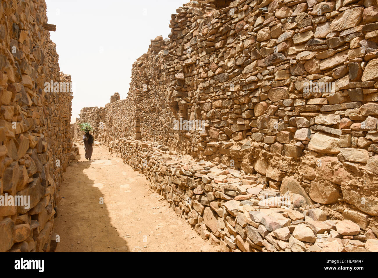 Mauritania region adrar ouadane old hi-res stock photography and images ...