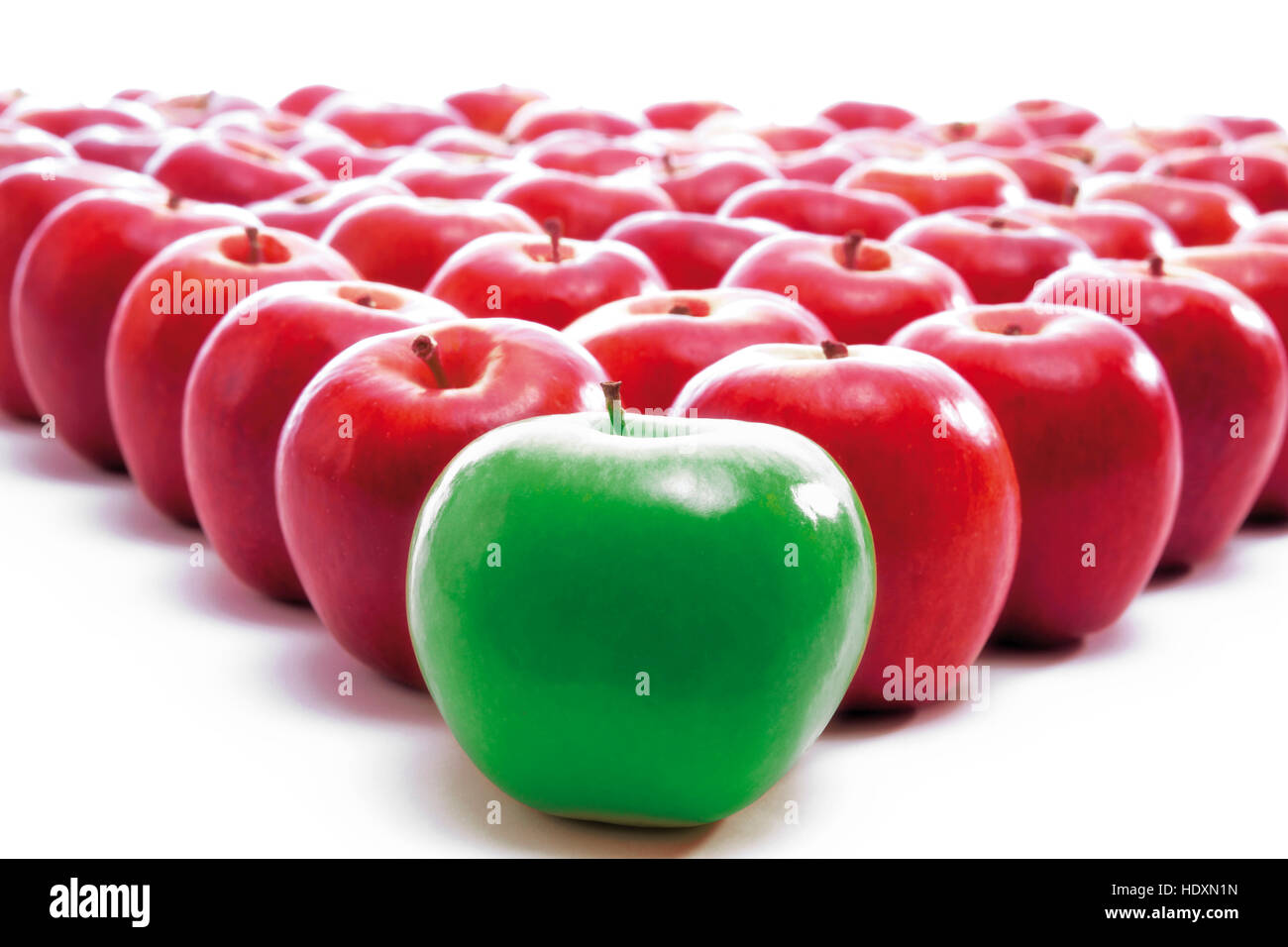 Apple arranged in a row hi-res stock photography and images - Alamy