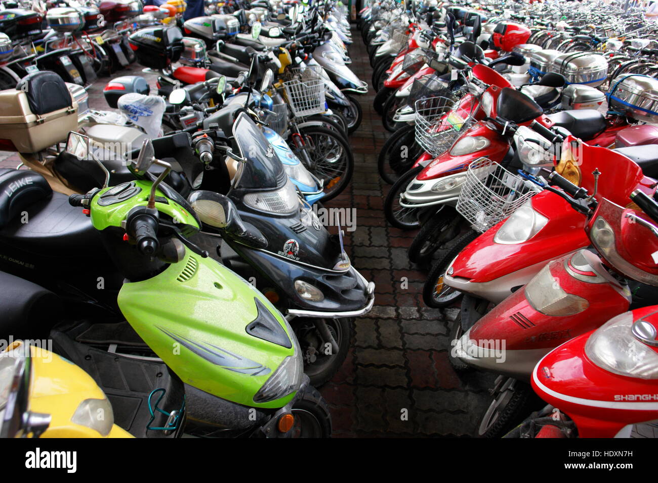 Scooters station hi-res stock photography and images - Alamy