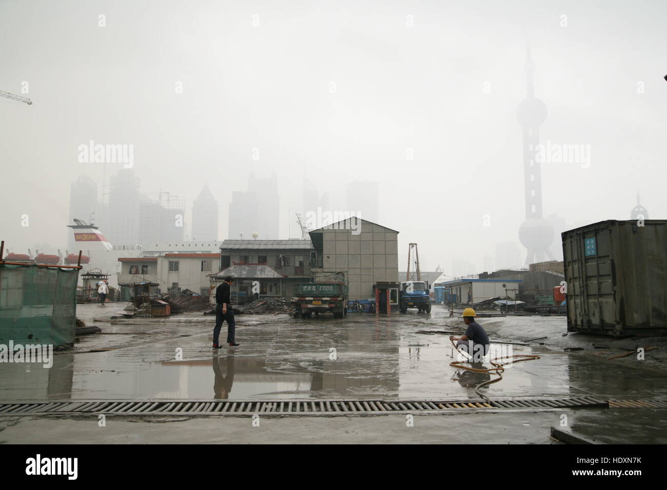 Shanghai woman worker hi-res stock photography and images - Alamy