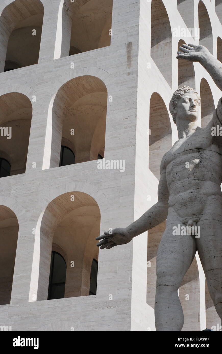 Colosseo quadrato hi-res stock photography and images - Alamy