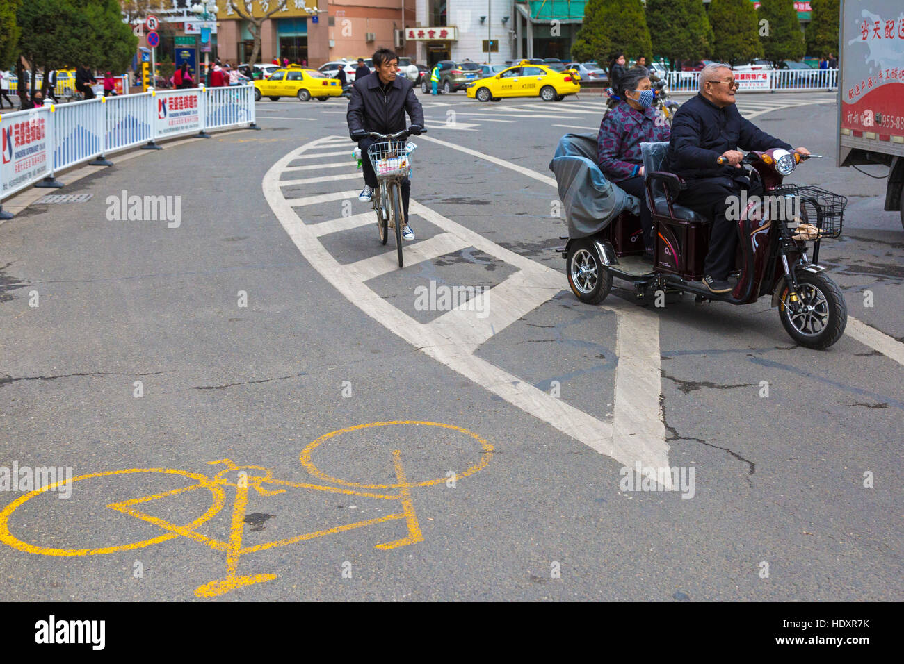 Cycle lane china hi-res stock photography and images - Alamy