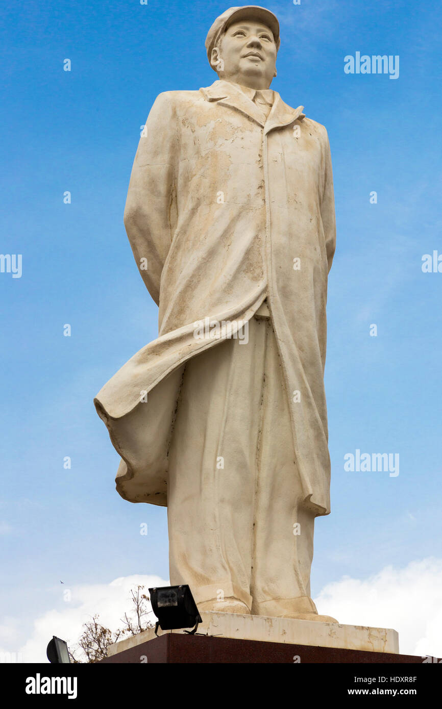 Mao statue hi-res stock photography and images - Alamy