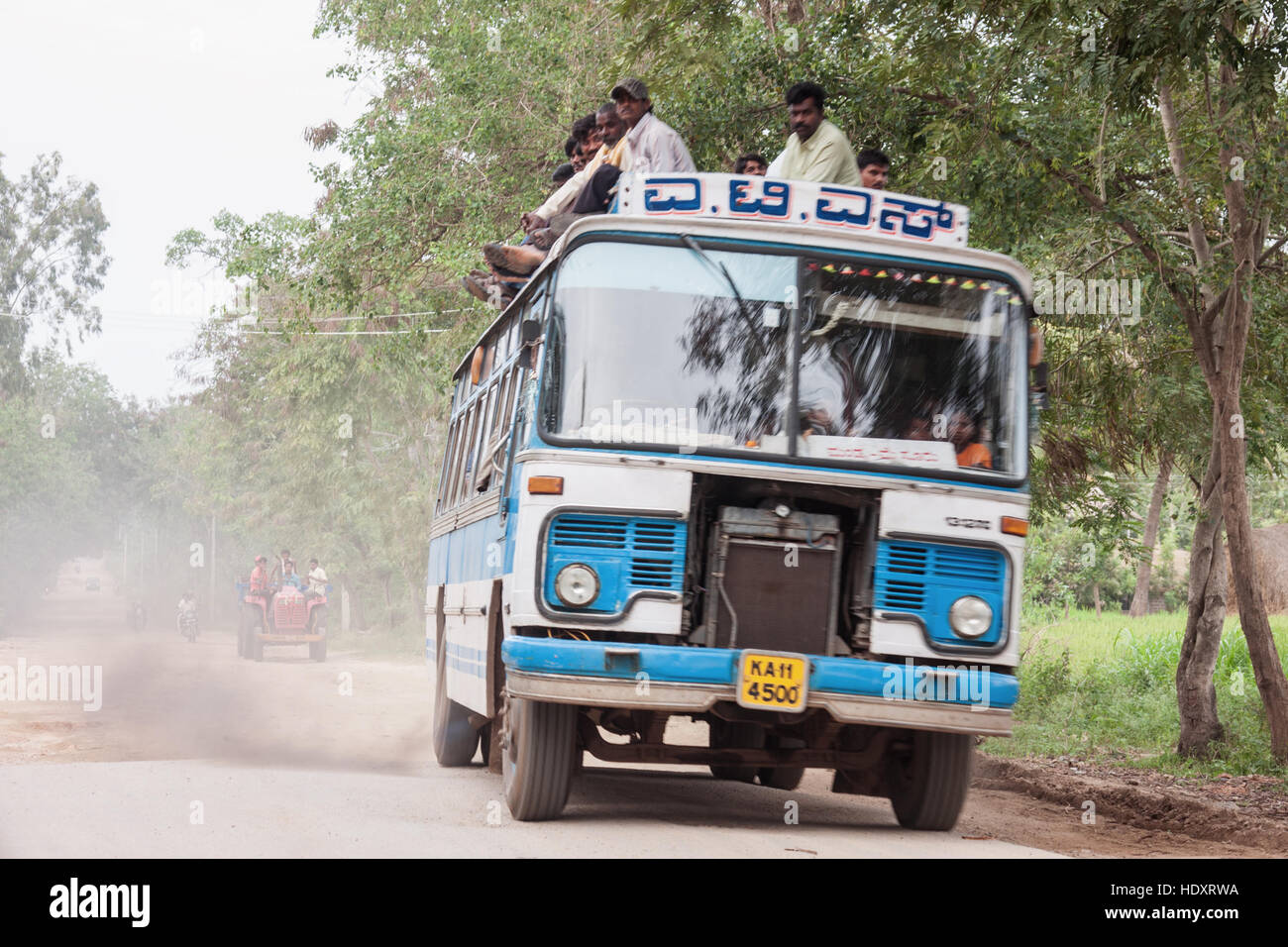 Crowded bus india hi-res stock photography and images - Alamy